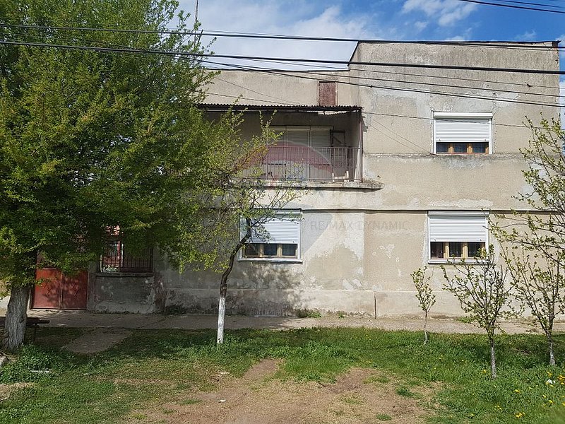 Casa de vanzare 5 camere in Simand in Şimand