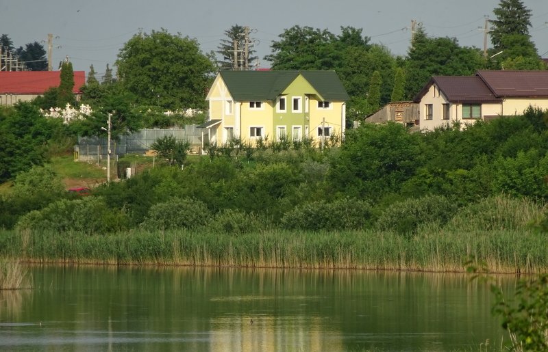 Zona Balotesti/Laguna Verde, pe malul lacului - casa/vila cu 5 camere ...