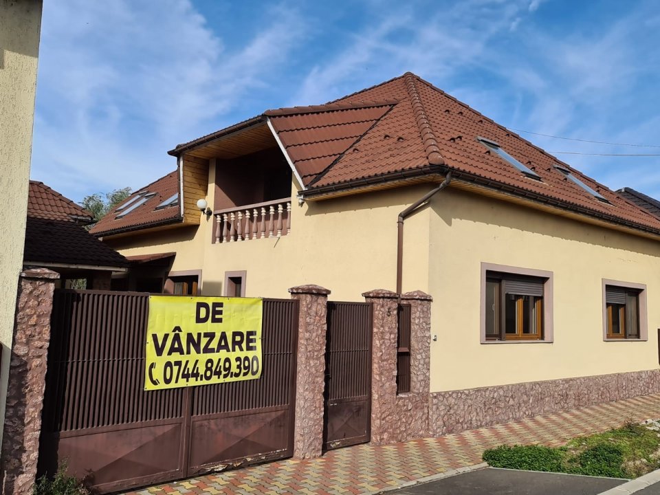 Vand casa, Sp+P+M, Arad,Micalaca - casa/vila cu 6 camere de vanzare in ...
