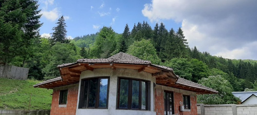 Casa 3 camere vis a vis de manastirea Lepsa - casa/vila cu 3 camere de ...