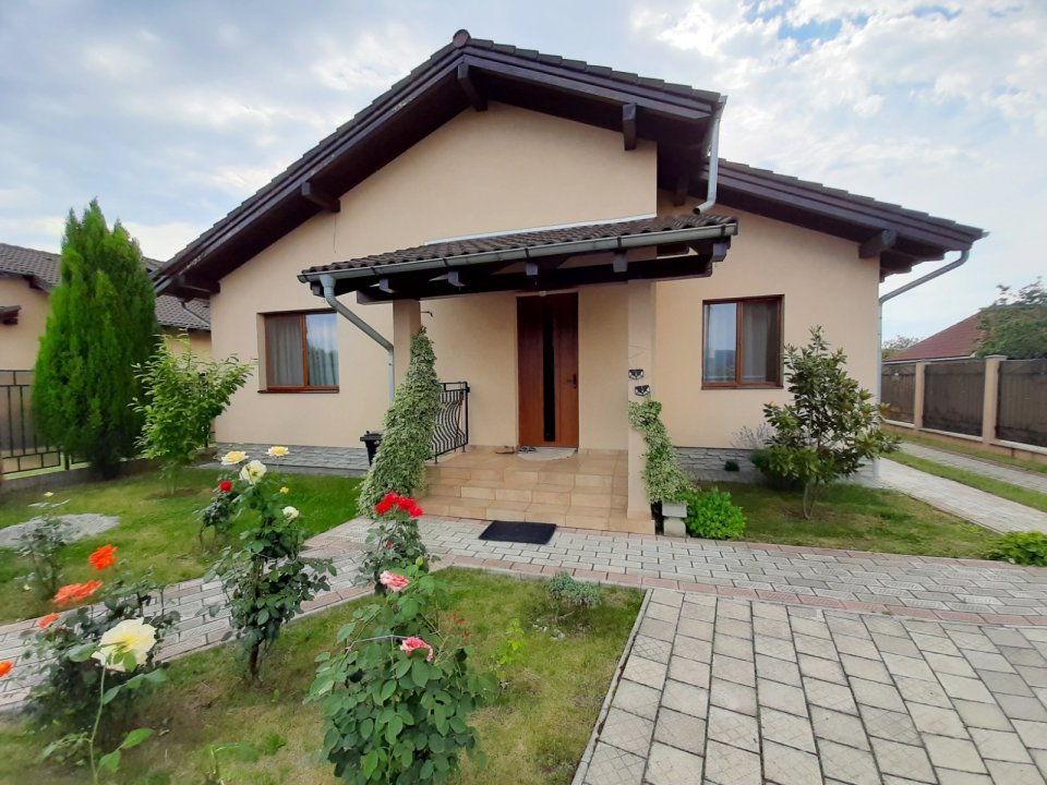 Casa de vânzare. Anunt de la proprietar - casa/vila cu 4 camere de ...